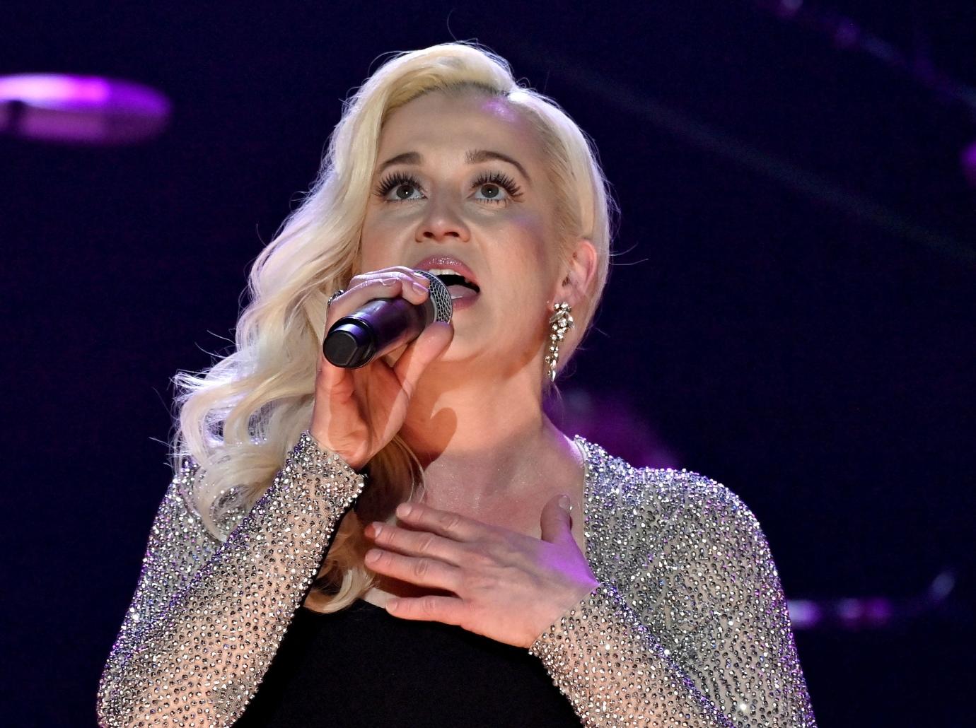 Kellie Pickler Performs For First Time After Husband Kyle Jacobs' Death