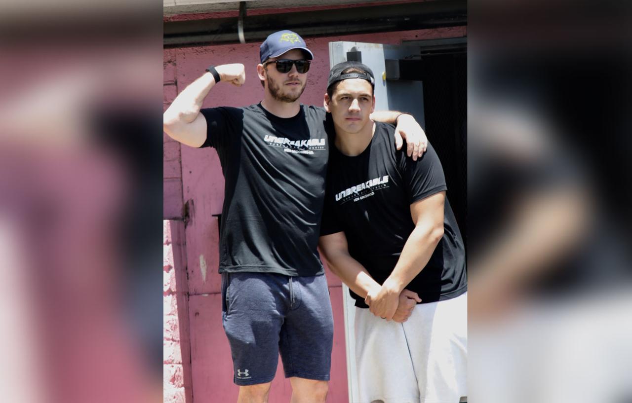 Chris Pratt Flexes His Muscles Outside Of A Gym In Los Angeles