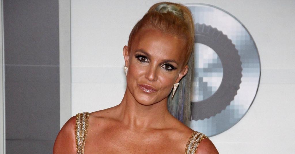 Britney Spears & Paul Richard Soliz Enjoy Fast Food On Valentine's Day