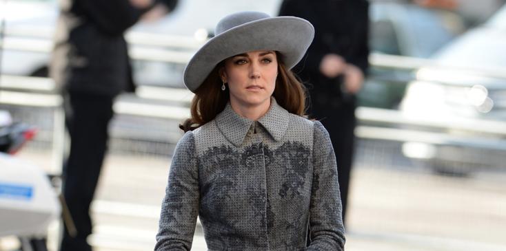 Royally Stressed! Kate Middleton Covers Her Forehead As Her Wrinkles ...