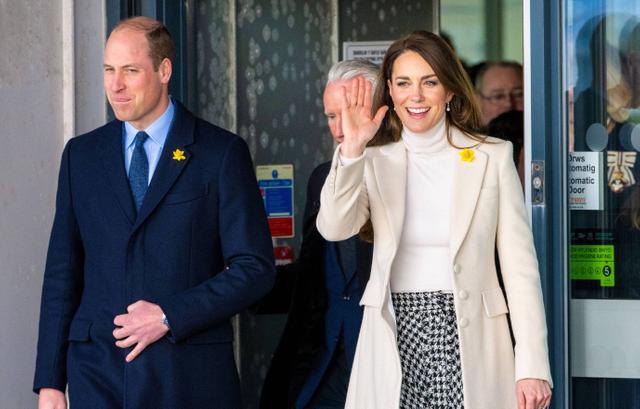 Kate Middleton & Prince William 'Angry' & 'Frustrated' With Theories