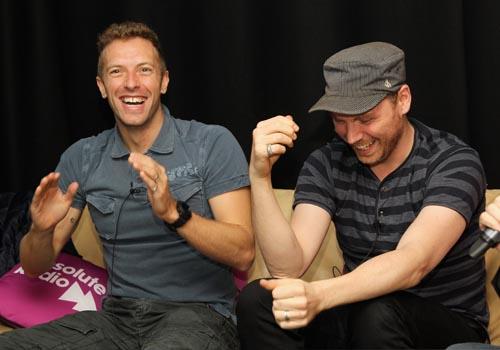 Chris Martin Shows Off Winning Smile in U.K.