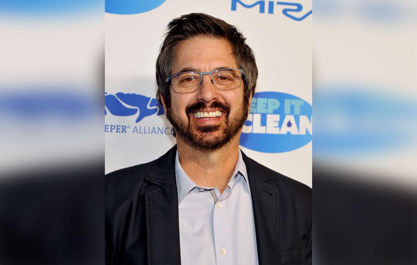 Ray Romano's Sons Teach Him How To Take A Selfie At Jets Game