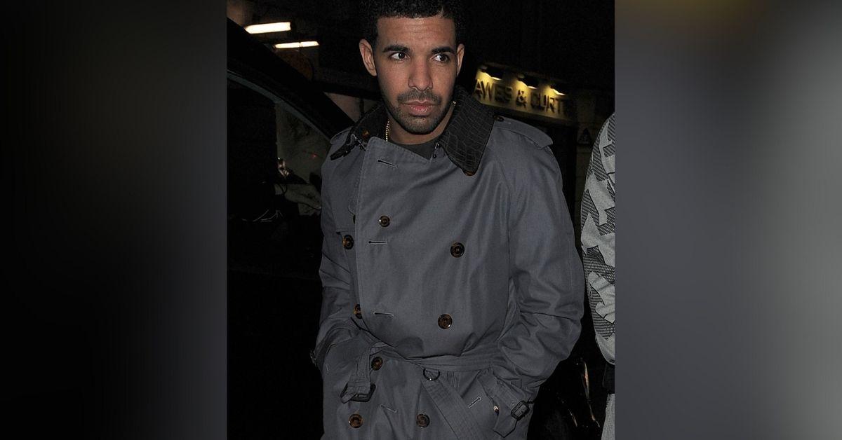 Drake Roasted For Flaunting 'Fake' Six-Pack Abs: Photo