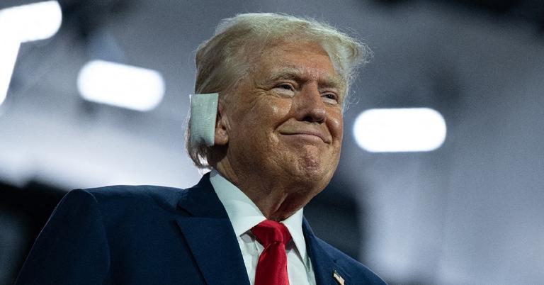 Donald Trump Dissed For 'Gross' Close-Up Image Of His Bronzed Face