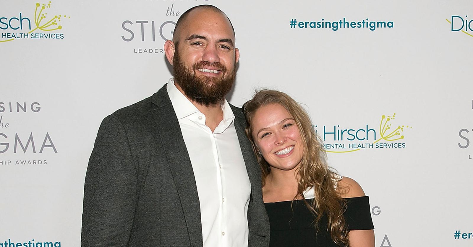 Ronda Rousey Marries Travis Browne In Romantic Hawaii Wedding