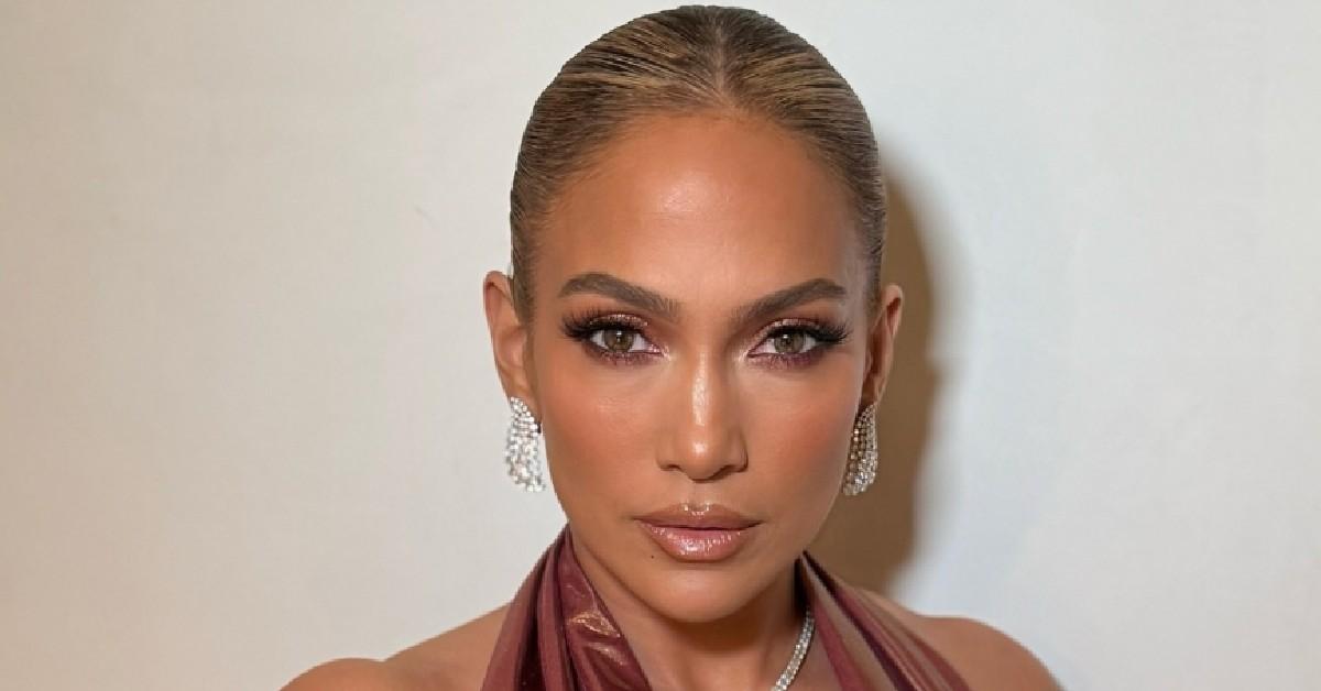 Jennifer Lopez Nearly Has Wardrobe Malfunction In Metallic Gown: Photos