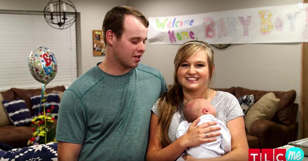 Joseph & Kendra Duggar's Baby Boy Garrett Makes Rare Appearance!