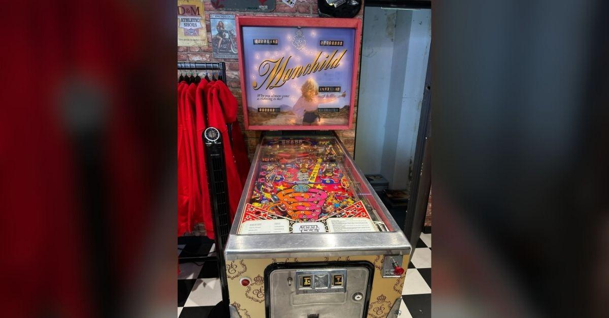 Sabrina Carpenter’s Backless Dress Dips Dangerously Low: Photos