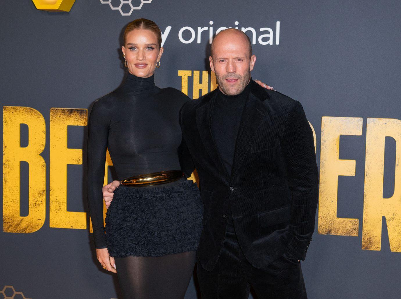 Rosie Huntington-Whiteley Shows Off Impressive Abs: Photos