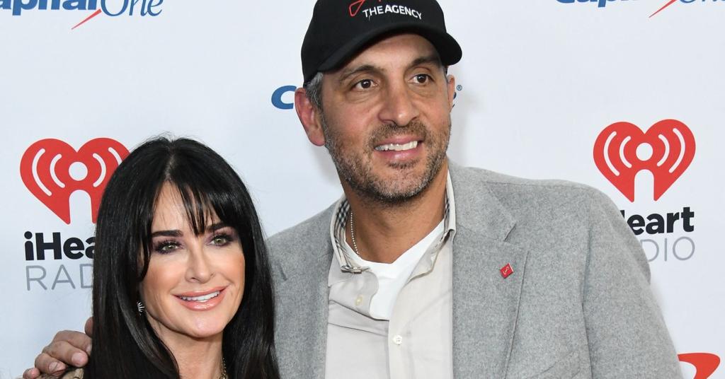 Kyle Richards & Mauricio Umansky Are 'Hanging In There' With Marriage