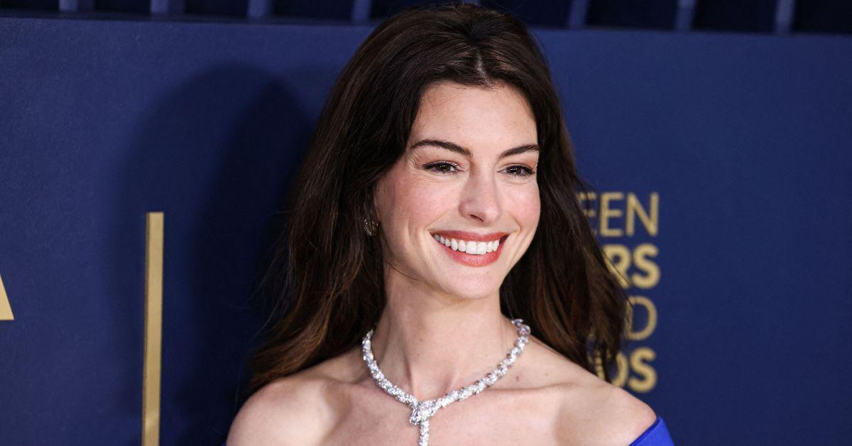 Anne Hathaway 'Stuns' Fans With New Face: Photos
