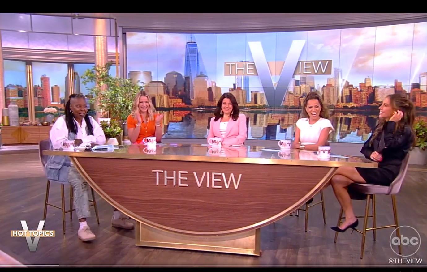 Ryan Reynolds Surprises 'The View' Panelists From Audience: Watch