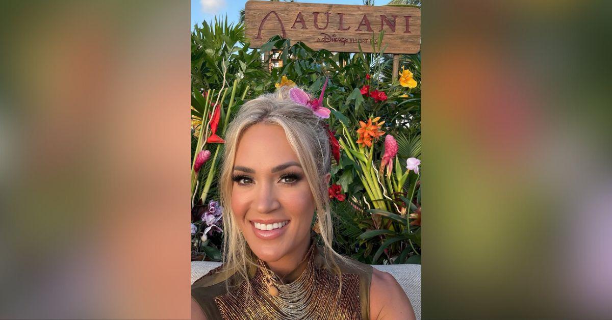 Carrie Underwood Fans Praise Her For Wearing 'Cute' & 'Modest' Swimsuit