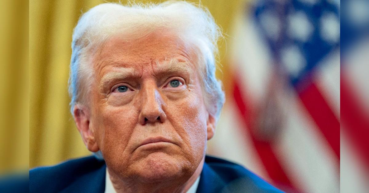 Donald Trump Criticized For His 'Fluorescent' Eyebrows: Shocking Photos