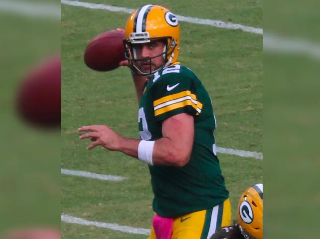 Aaron Rodgers Trolled For Wearing Mask After COVID Controversies
