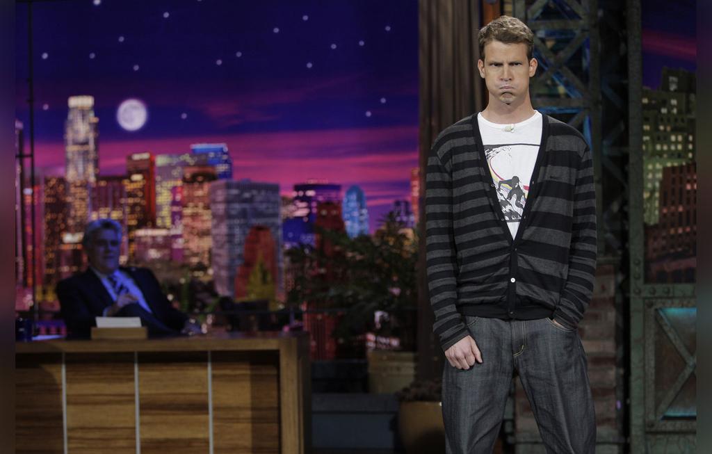 [Daniel Tosh] Secretly Marries His Writer Girlfriend