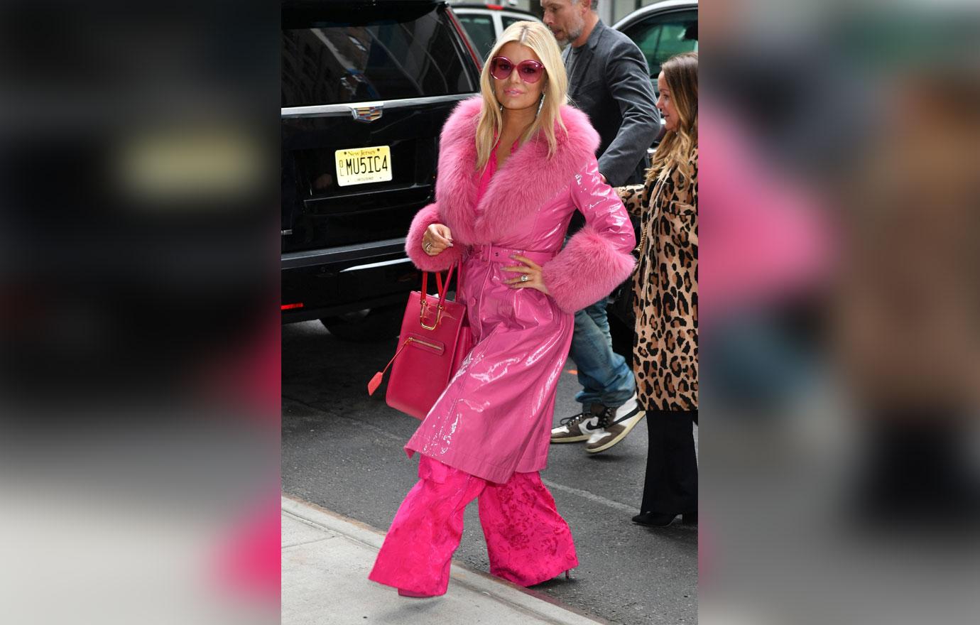 Jessica Simpson Channels Elle Woods For ‘Open Book’ Launch Day