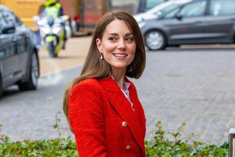 Kensington Palace No Longer A 'Trusted Source' After Kate Photo Ordeal