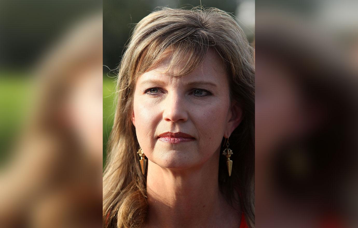 Missy Robertson Shares Thoughts On Guns In Wake Of Parkland Shooting