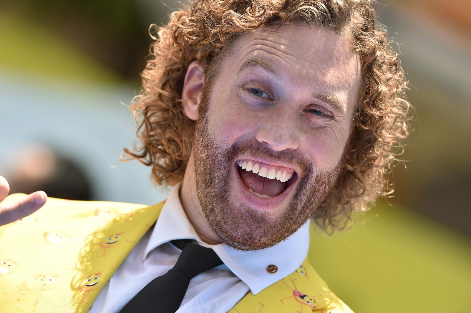 Ryan Reynolds Apologized To T.J. Miller For 'Deadpool' Remarks