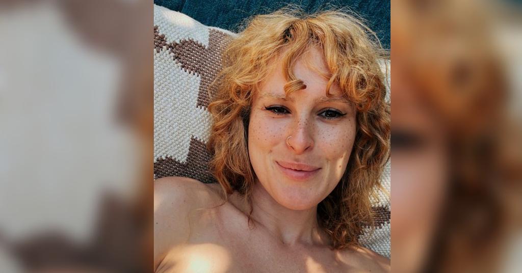 Rumer Willis Posts Photos To Declare She's The 'Happiest Gal'