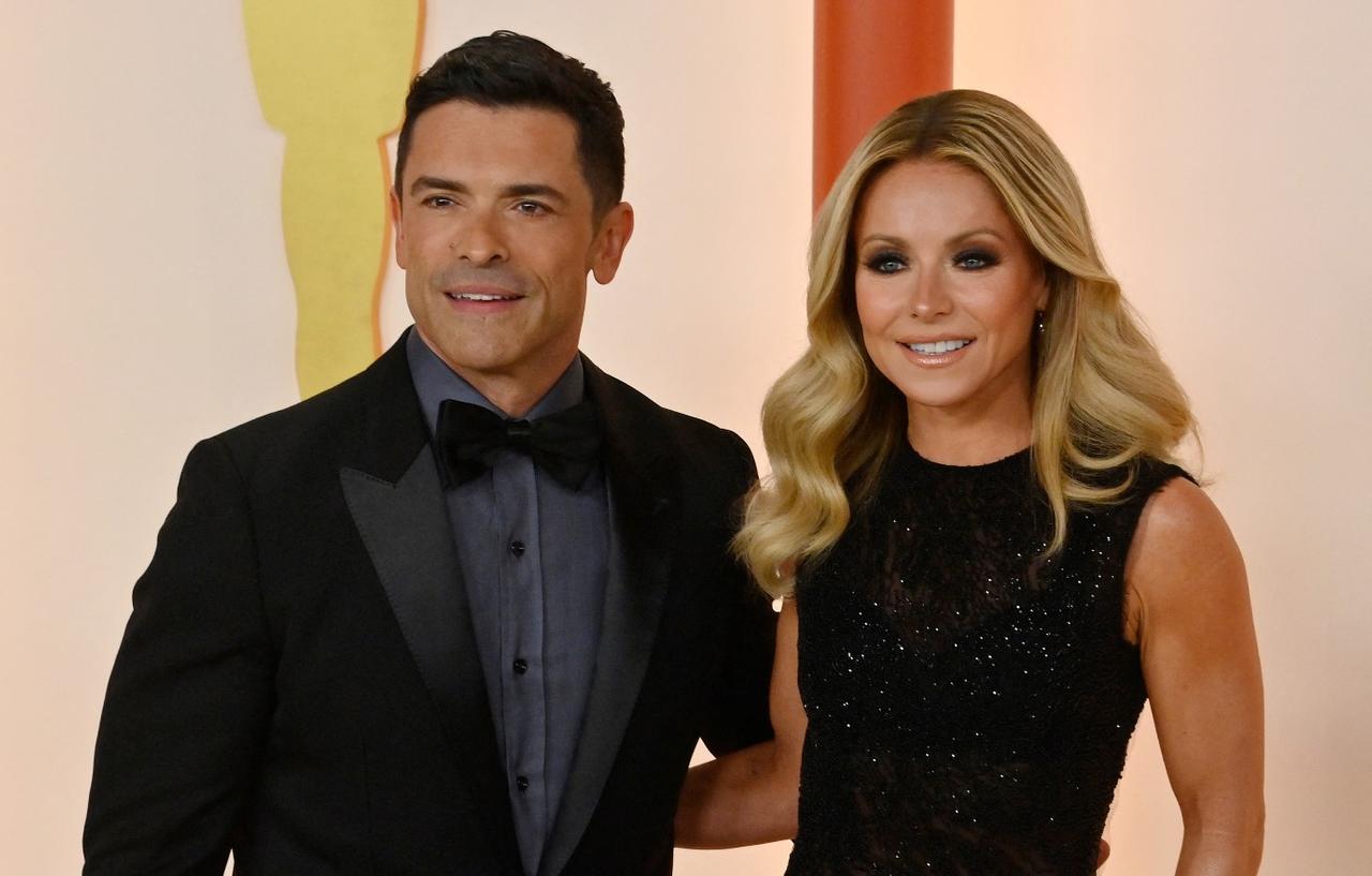 Kelly Ripa Named The 'Poster Girl For TMI' After Discussing Menopause