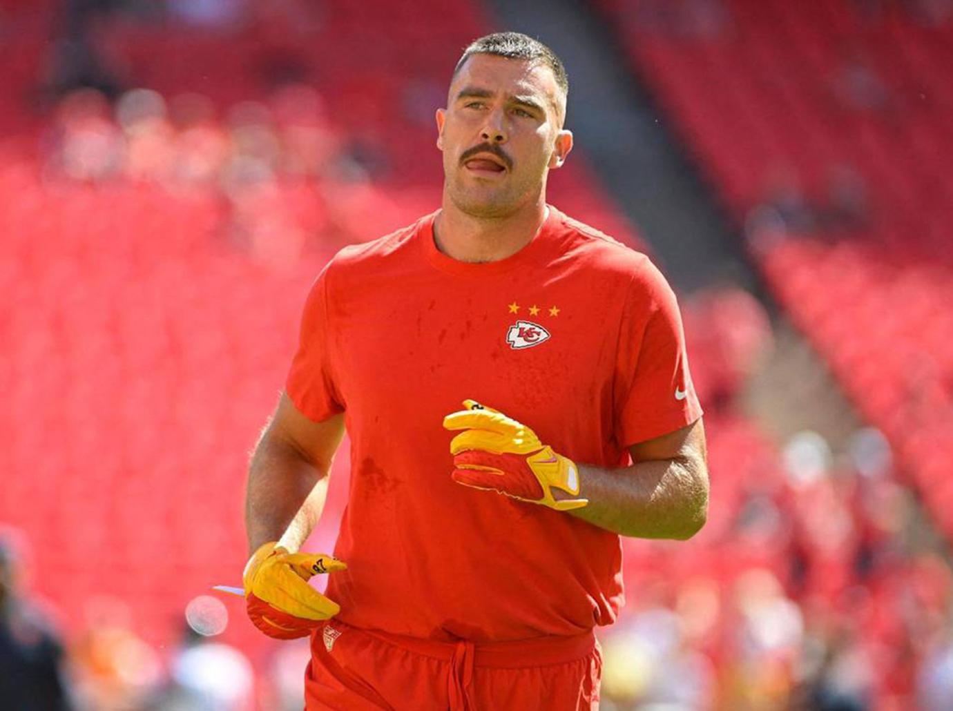 Ryan Fitzpatrick Thinks Jason Kelce Should Have Won 'Sexiest Athlete'