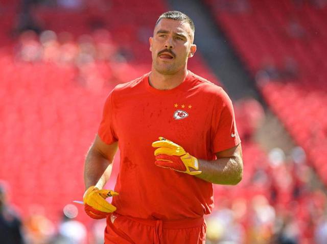 Ryan Fitzpatrick Thinks Jason Kelce Should Have Won 'Sexiest Athlete'