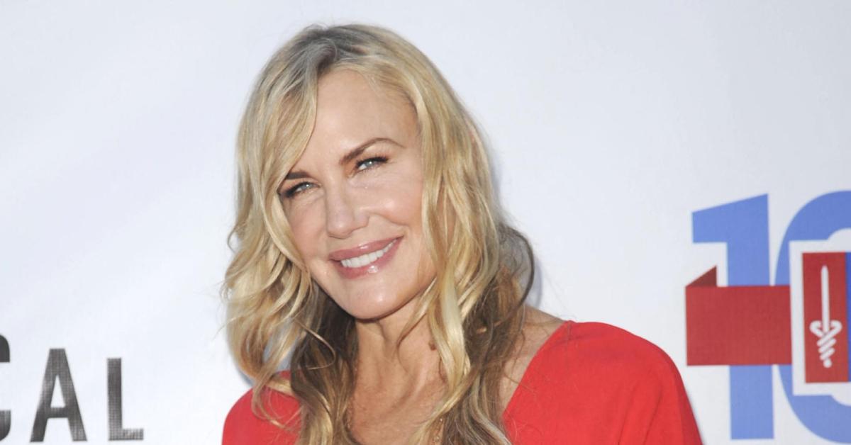 Daryl Hannah Supports Ukraine Live Onstage At 2025 Oscars: Watch
