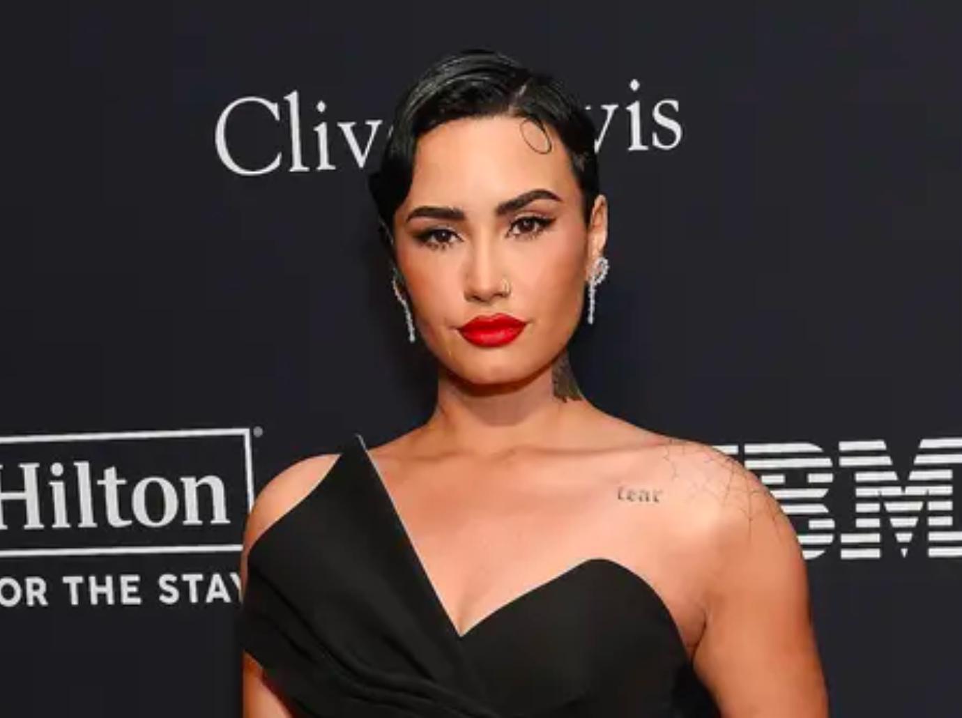 Demi Lovato: 'Cool for the Summer' Is About Hookups With Female Celeb
