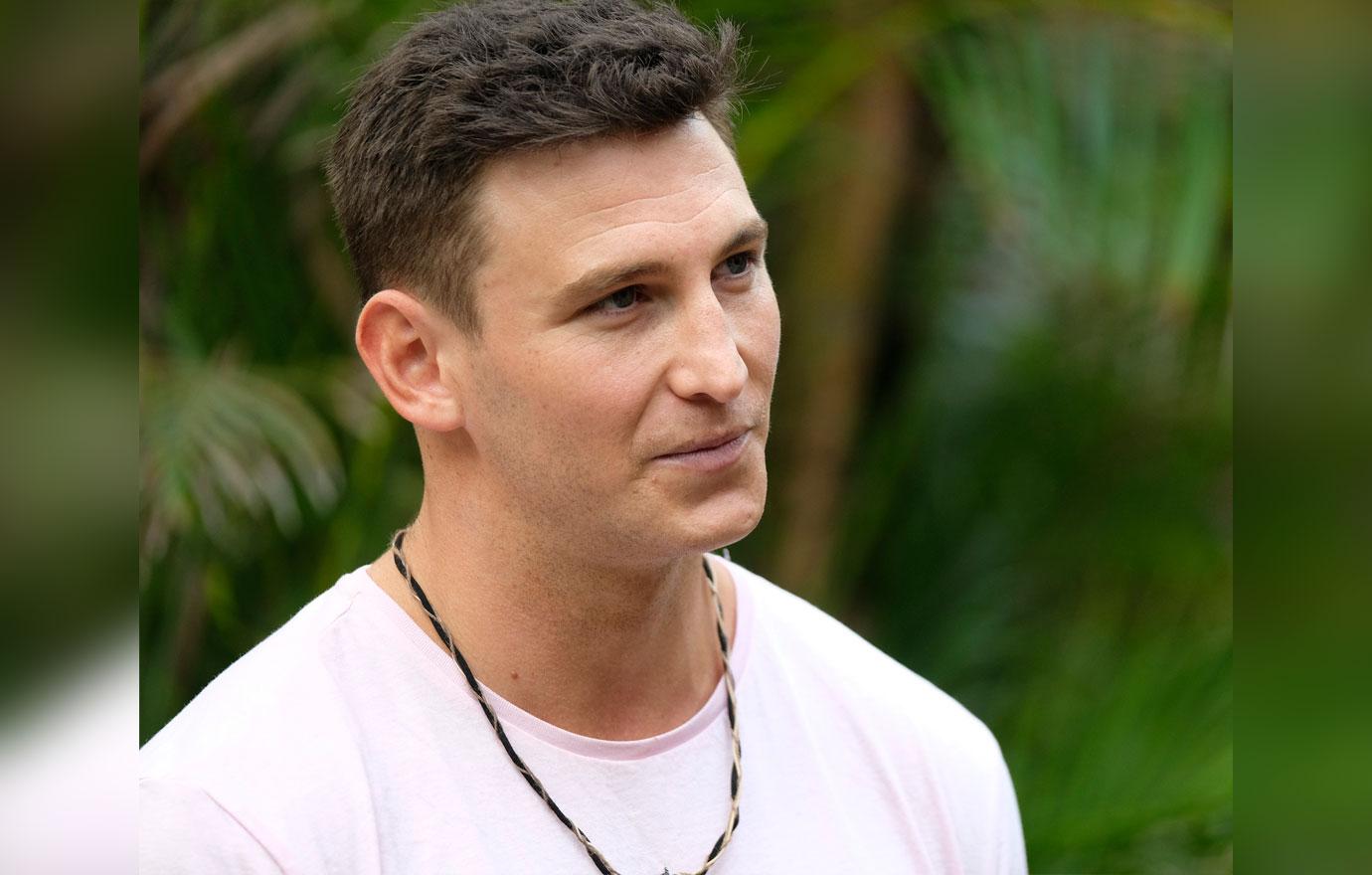 ‘Bachelor’ Alums Side With Blake After He Shares Exploitive Texts With ...