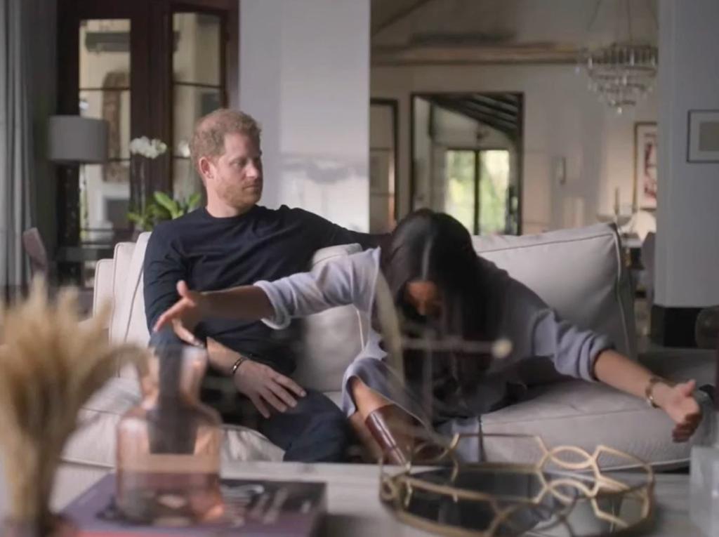 Meghan Markle Labeled A Hypocrite For Allowing Kids To Curtsy To Her