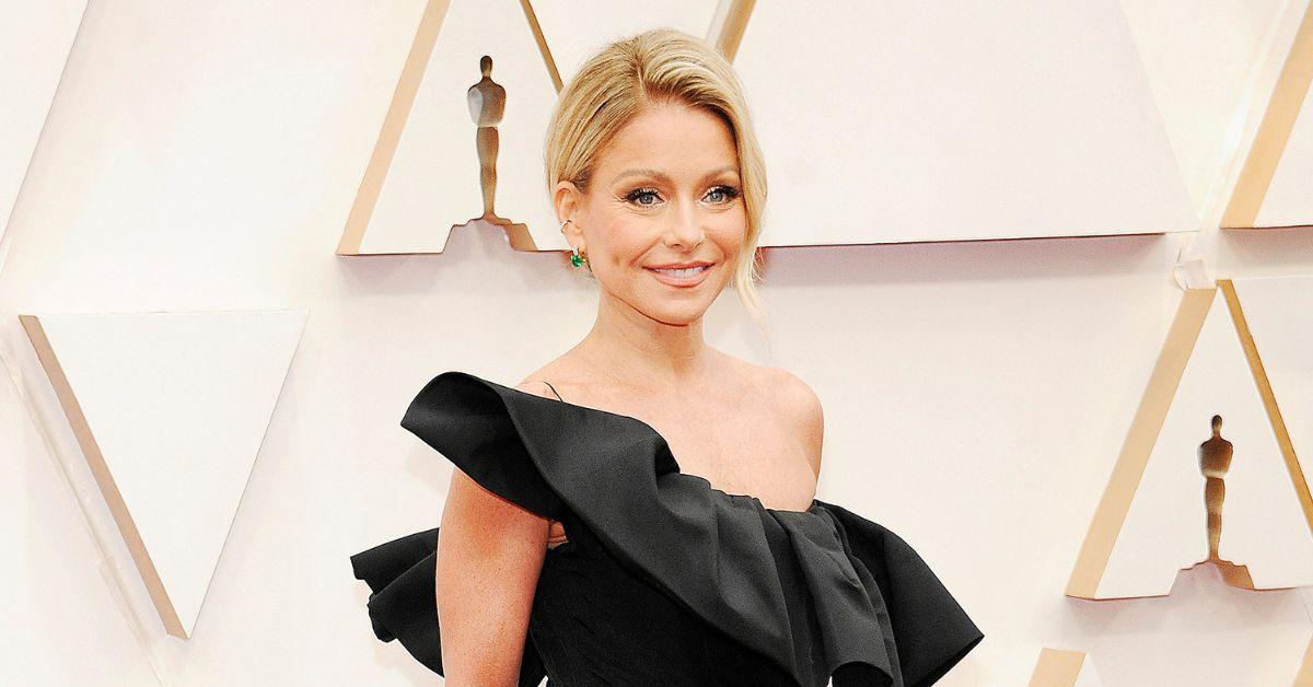 Kelly Ripa Declares Vow Renewal Is 'Kiss Of Death'