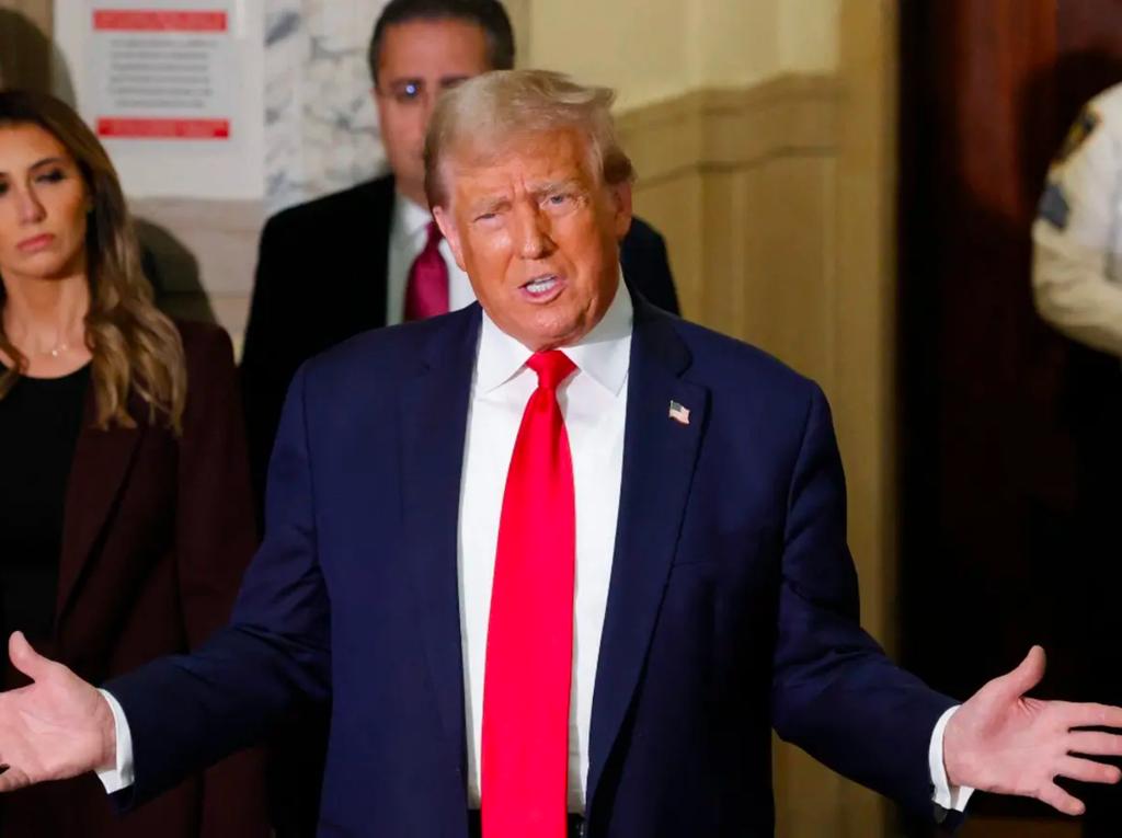 Roseanne Barr Calls Donald Trump The 'MAGAdor' During Strange Speech