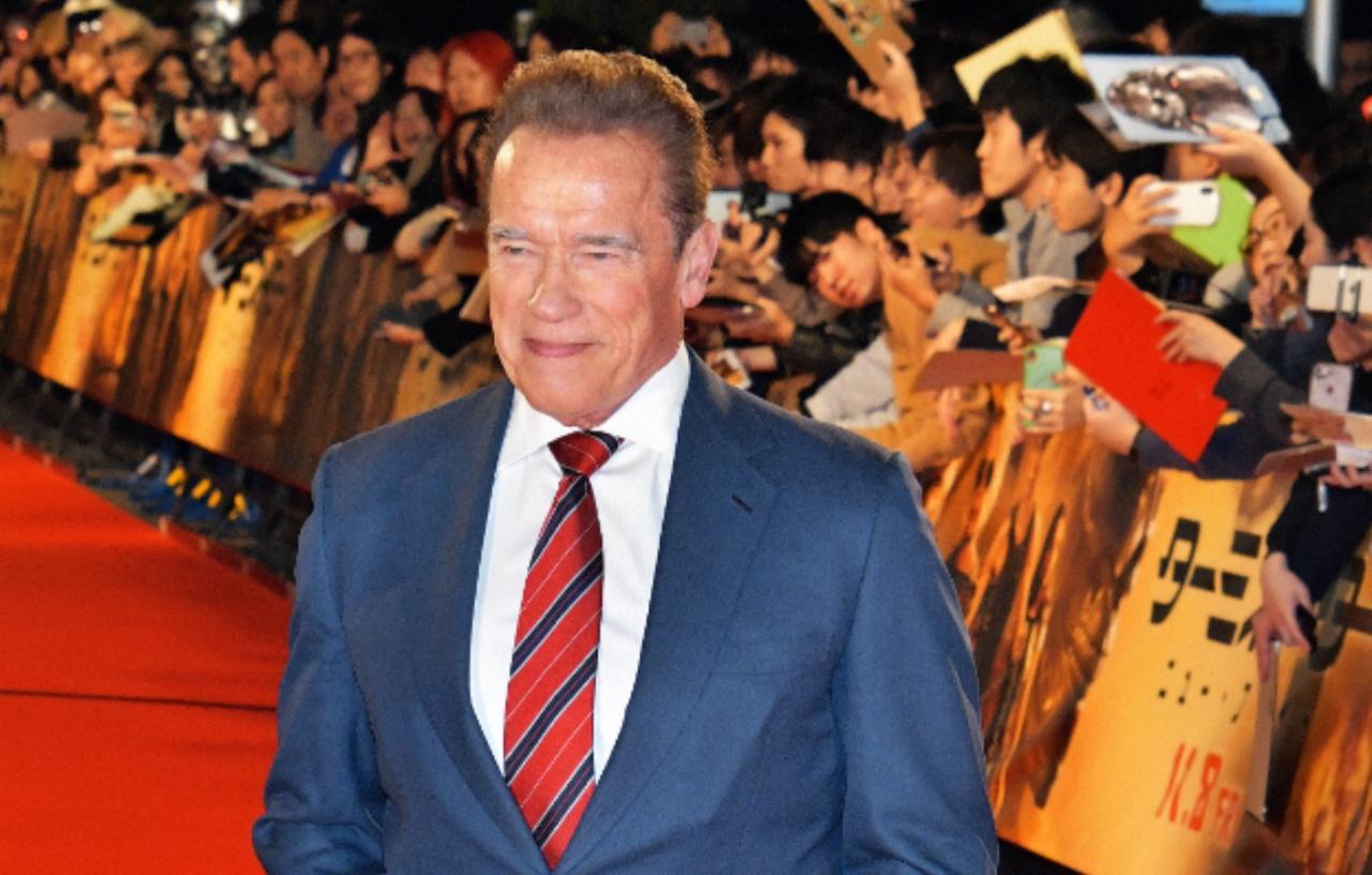Arnold Schwarzenegger Rolls Suv In Multi Car Accident