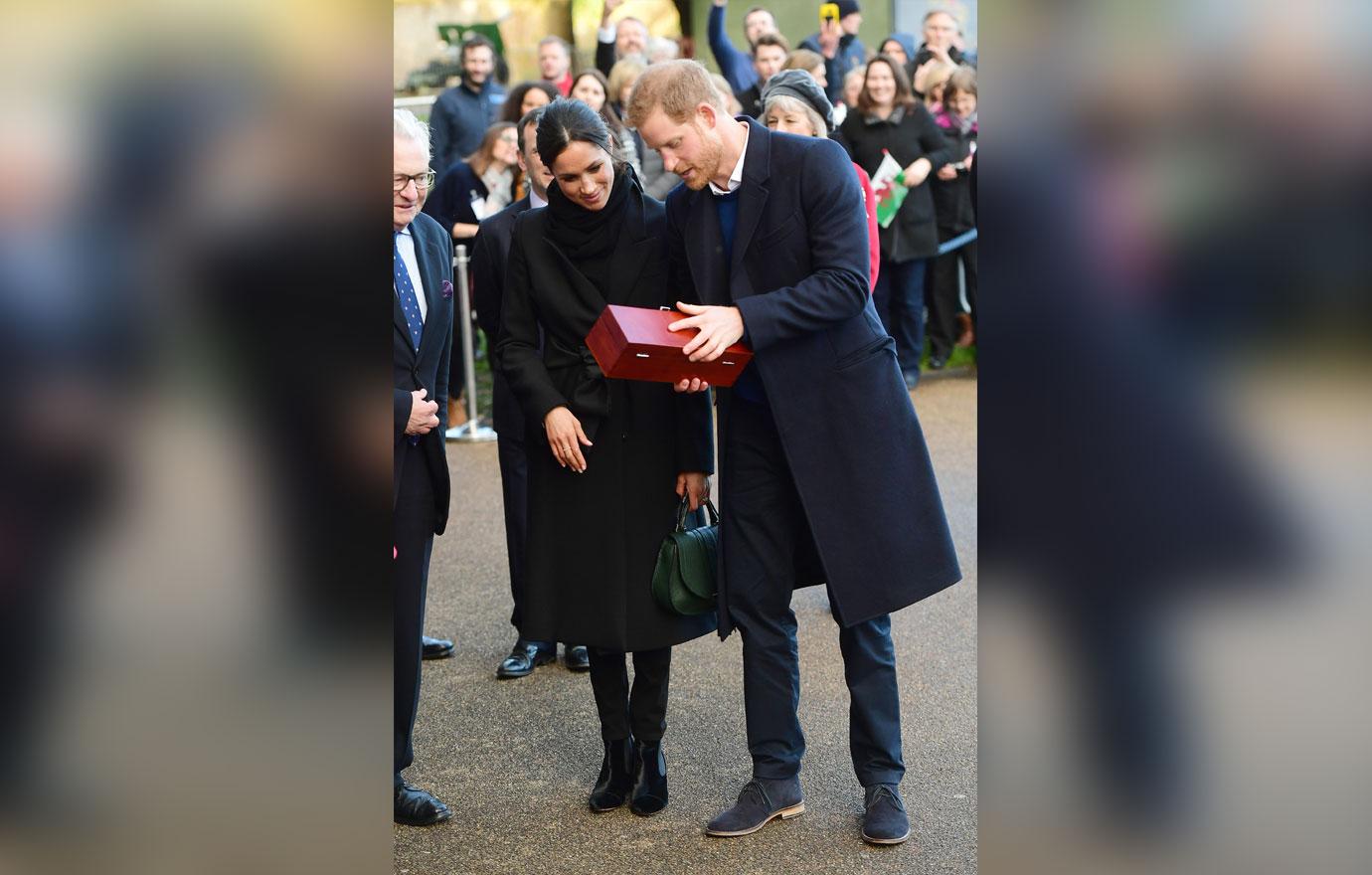 Meghan Markle Receives First Curtsy & Handles It Like A Princess!