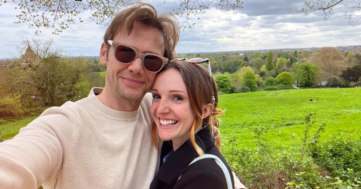 'Westworld' Star Jimmi Simpson's Girlfriend Defends Couple's Age Gap