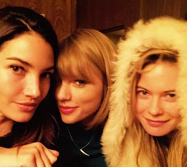 BFFs! Taylor Swift Hangs Out with Victoria's Secret Models in London ...