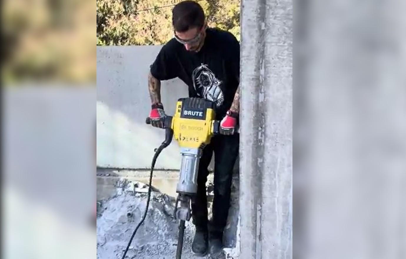 Kanye West's Injured Ex-Security Guard Sues Rapper After Being Fired