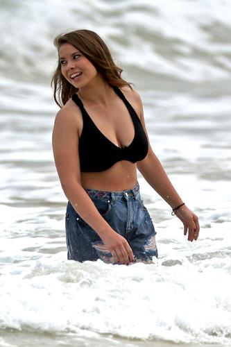 Bindi Irwin Shows Off Her Bikini Body And Shares Steamy Kiss With