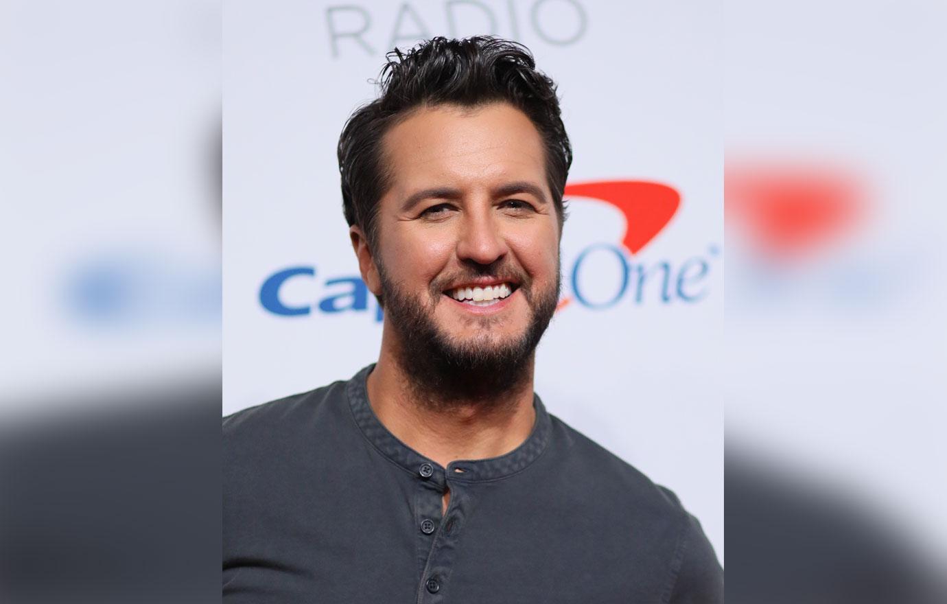 Luke Bryan & His Wife Caroline Adopt A 18-Year-Old Rescue Dog