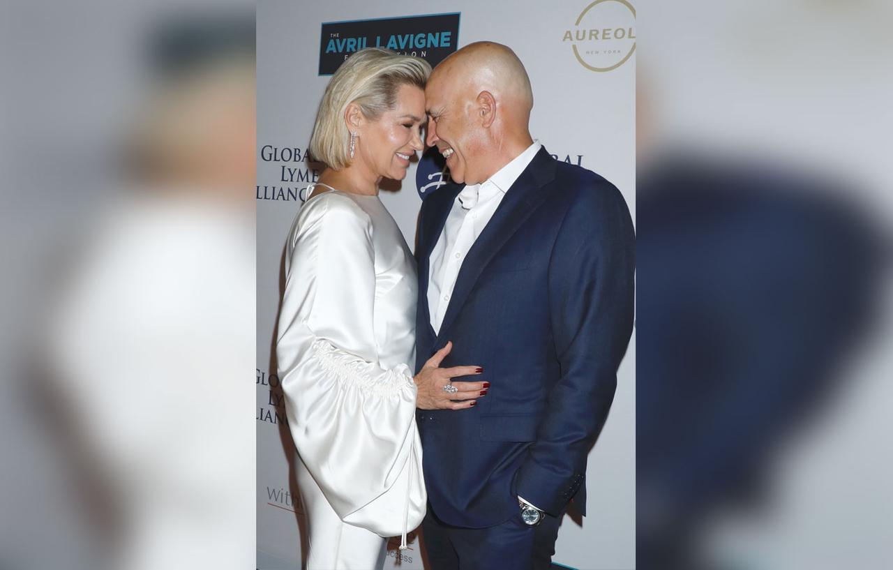 Yolanda Hadid Snuggles With Boyfriend During Their First Red Carpet ...