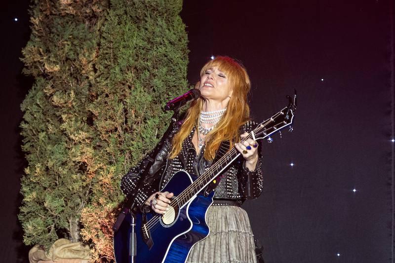 Jewel Reveals First Stalker Left 'Firebombs Outside My House'