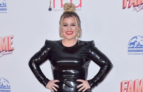 Kelly Clarkson Looks 'Stunning' As She Shows Off Her New Figure