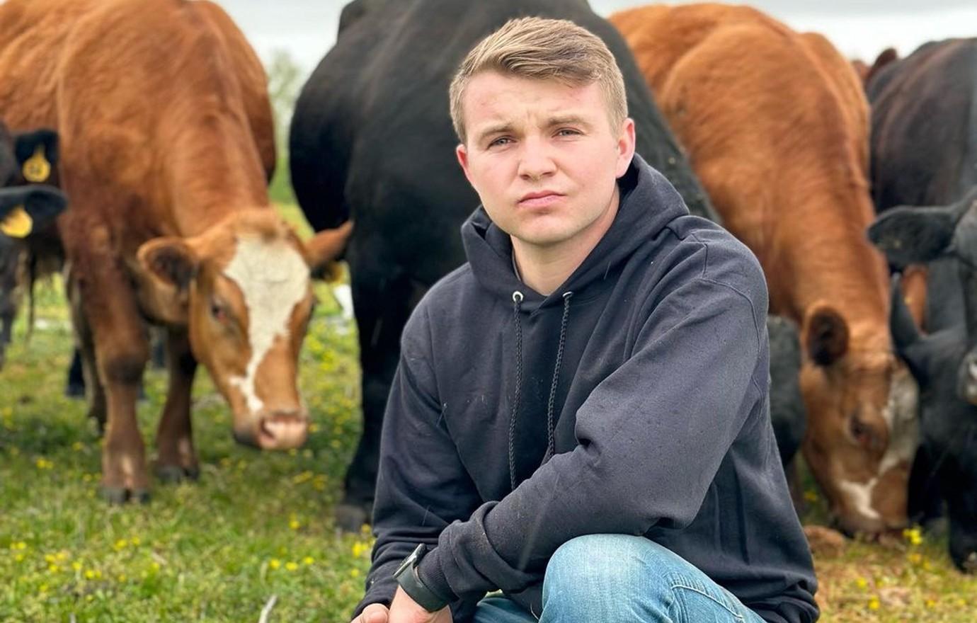 James Duggar Sides With Dad Jim Bob After Dissing Big Sister Jill