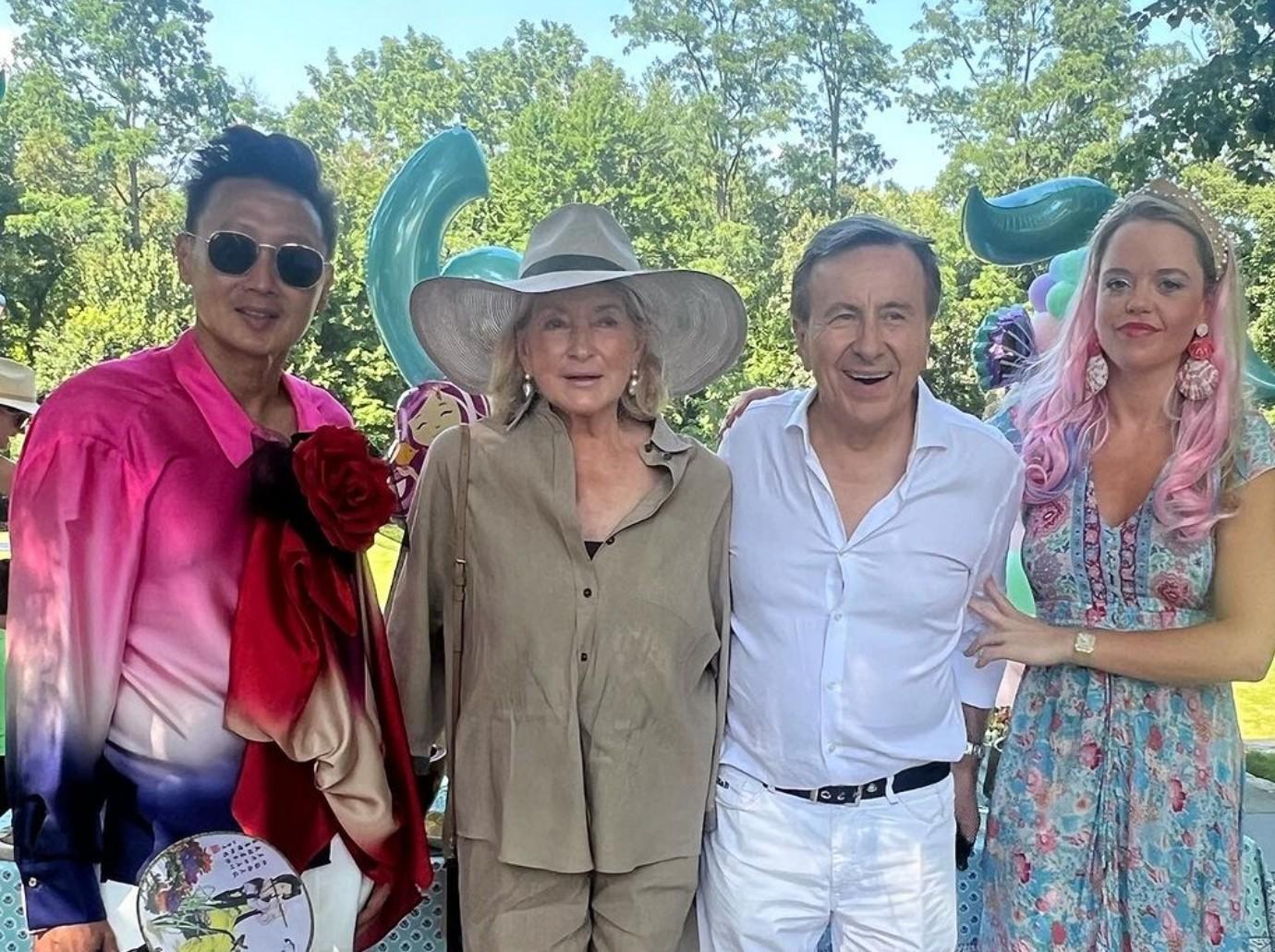 Martha Stewart S Snobby Neighbors Fed Up With Her Flashy Lifestyle