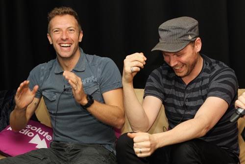 Chris Martin Shows Off Winning Smile in U.K.