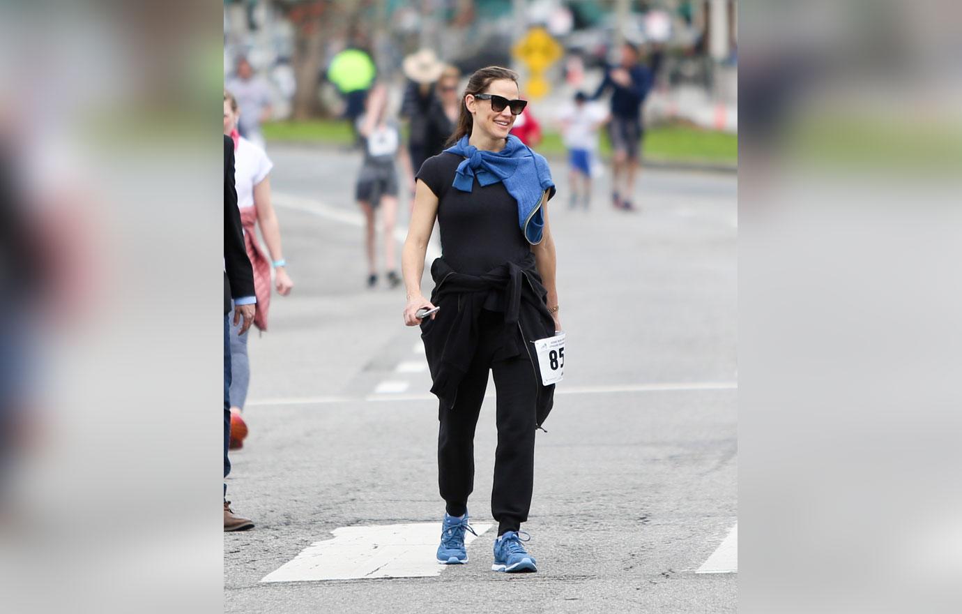 Jennifer Garner Spotted Running In Los Angeles Charity Race