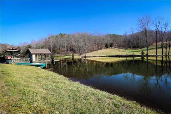 Her Very Own Love Nest! Miranda Lambert Buys Gorgeous Tennessee Ranch